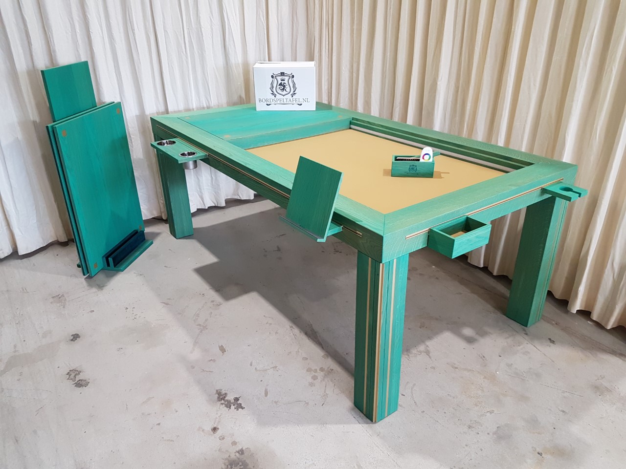 Golden Dragon - Dragontables.com